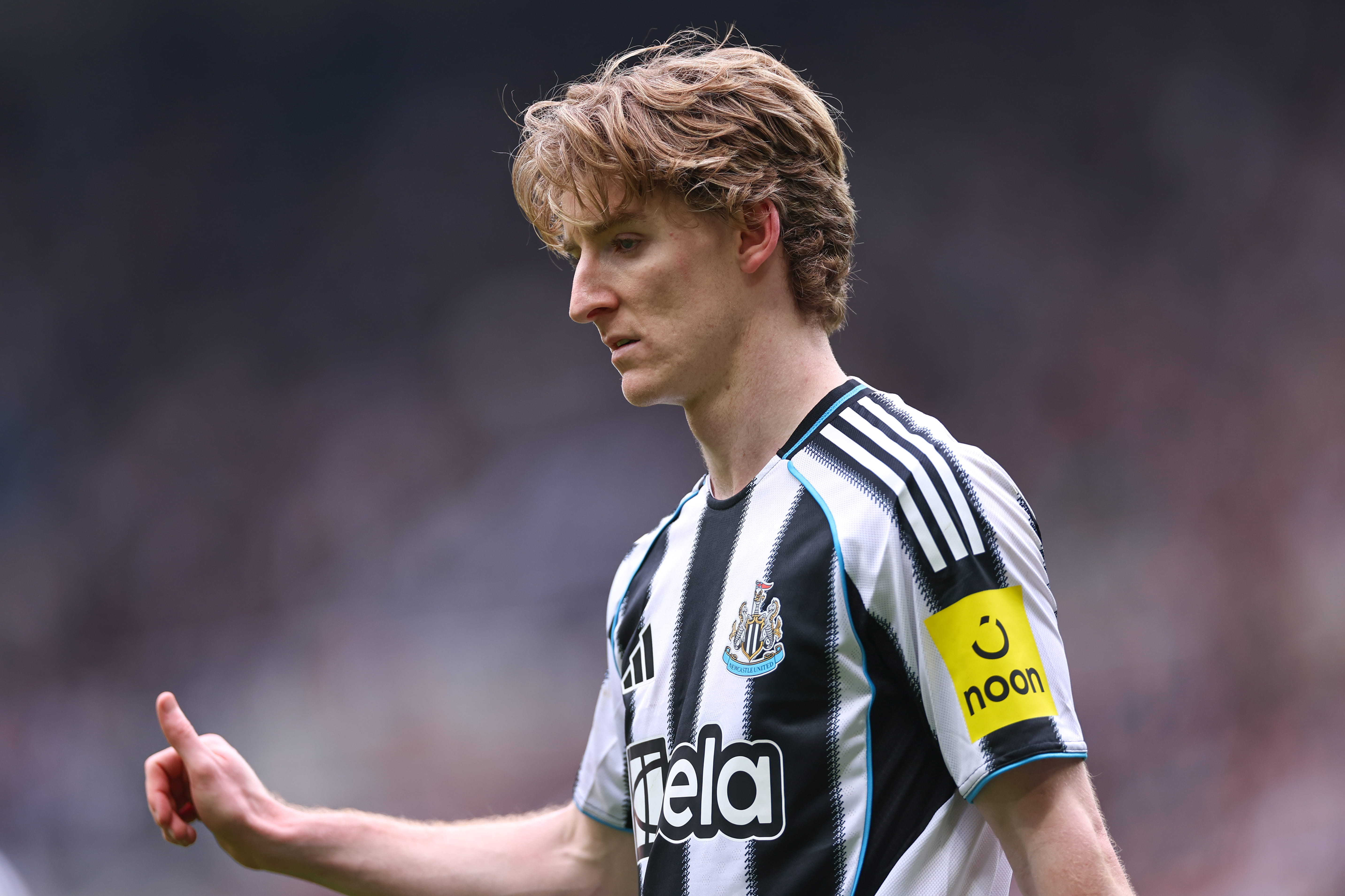 Anthony Gordon to Bayern Munich: Newcastle Star Closes In on Summer Exit
